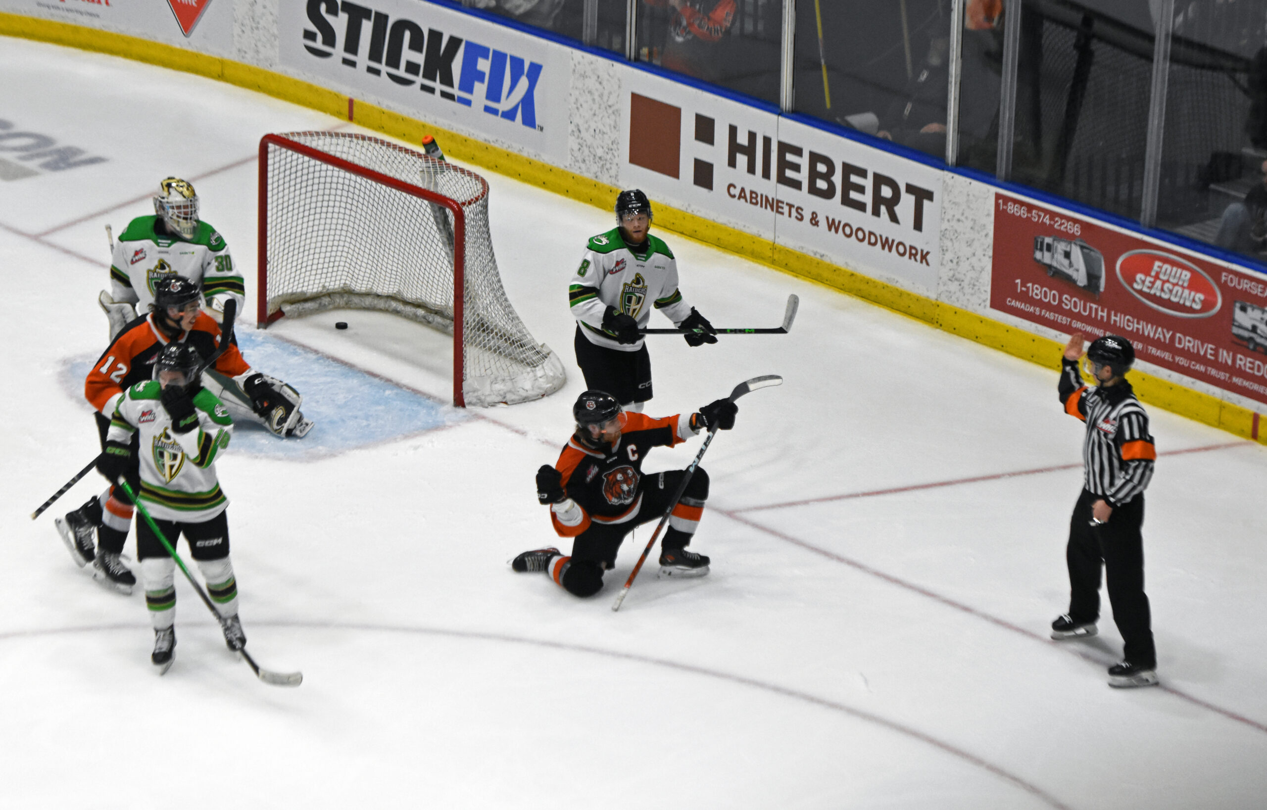 Updated: Tigers score five straight and hold on for Game 1 win ...