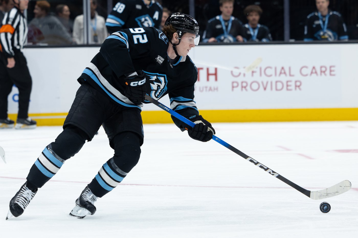 Cooley scores 4 straight goals in 5-point night in Mammoth' 5-1 win over Golden Knights ...