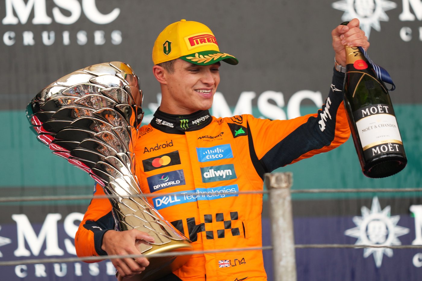 Norris wins Formula 1's Brazilian Grand Prix to extend his lead with 3 races left - Medicine Hat ...
