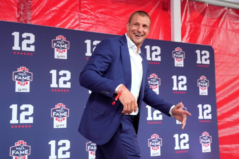 Rob Gronkowski says decision to sign 1-day contract and retire as a Patriot was a 'no-brainer ...