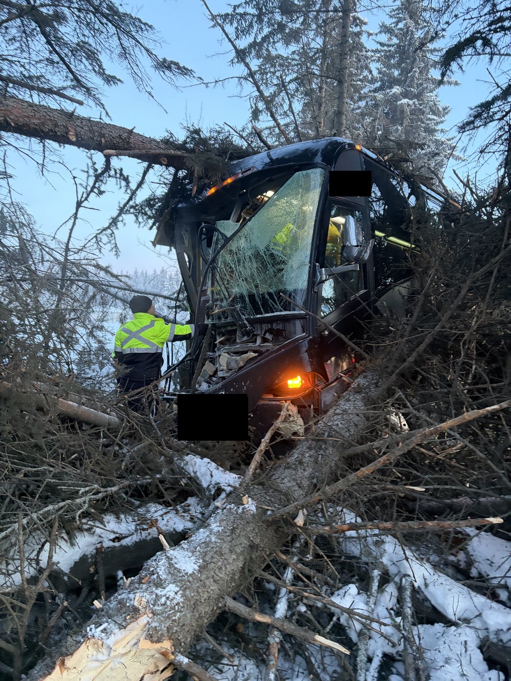 Bus carrying junior hockey team crashes in northern Alberta, two sent ...
