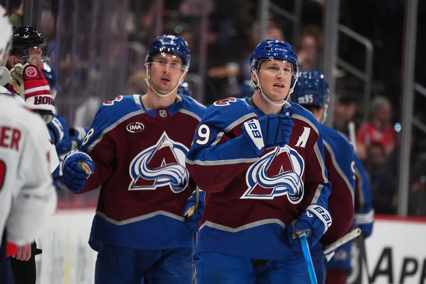 MacKinnon has 2 goals and an assist to reach 1,100 points, Avs beat ...