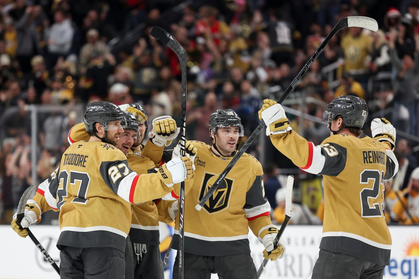 Golden Knights rout Predators 7-2 for their 7th straight victory ...