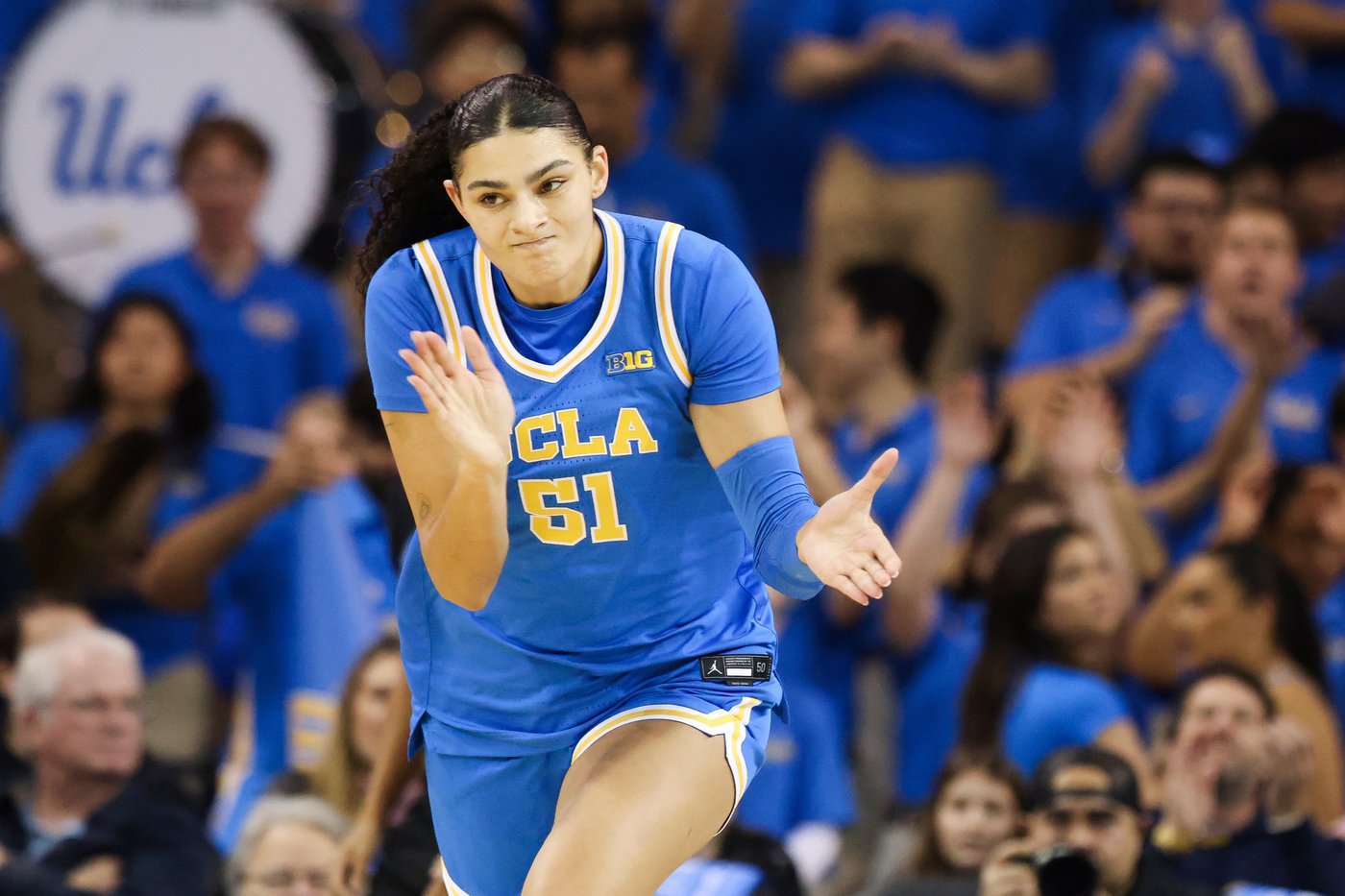 Lauren Betts' double-double leads No. 4 UCLA women to 80-46 rout of ...