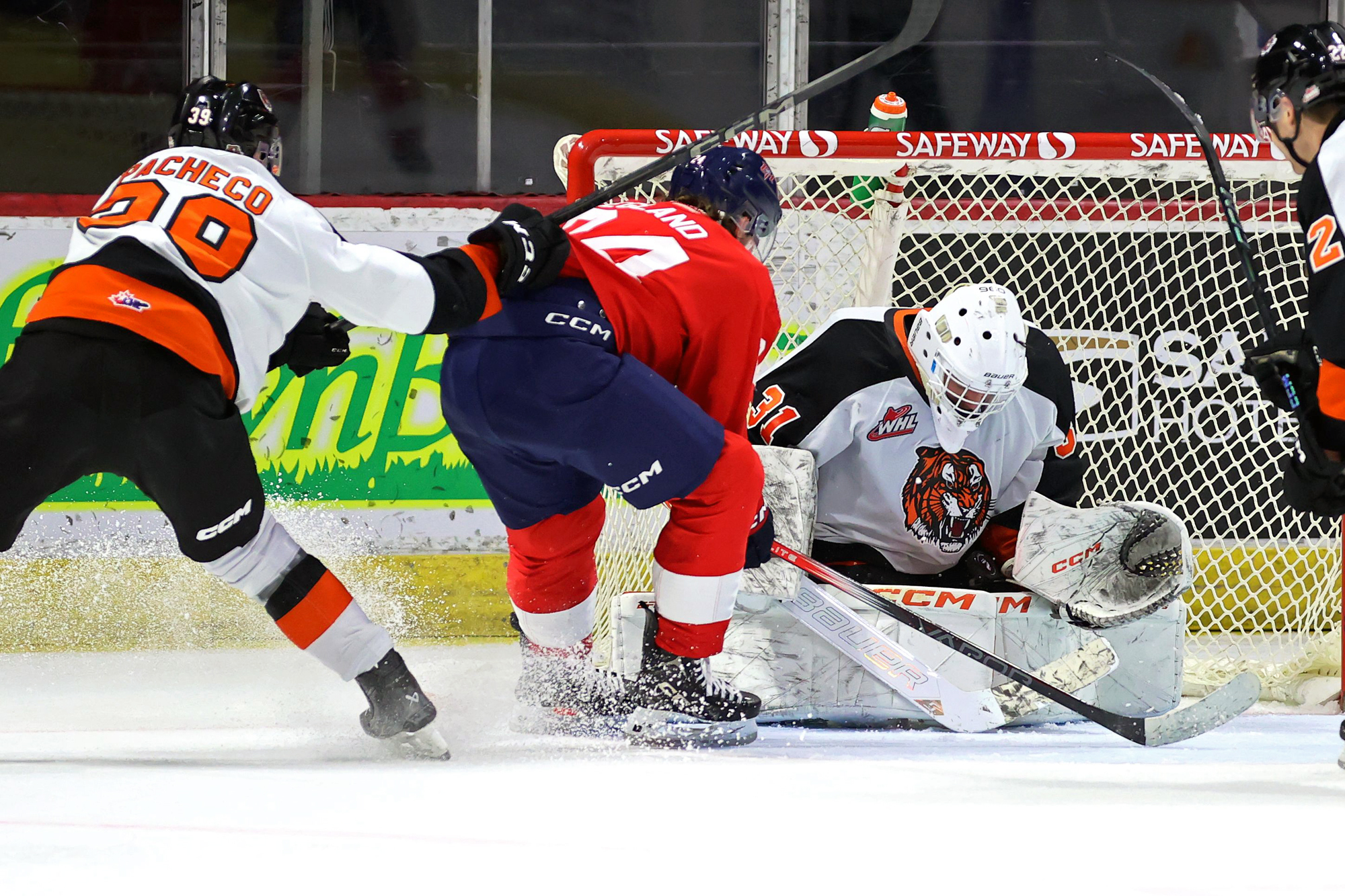 Goaltending backs Tigers to pair of weekend wins - Medicine Hat ...