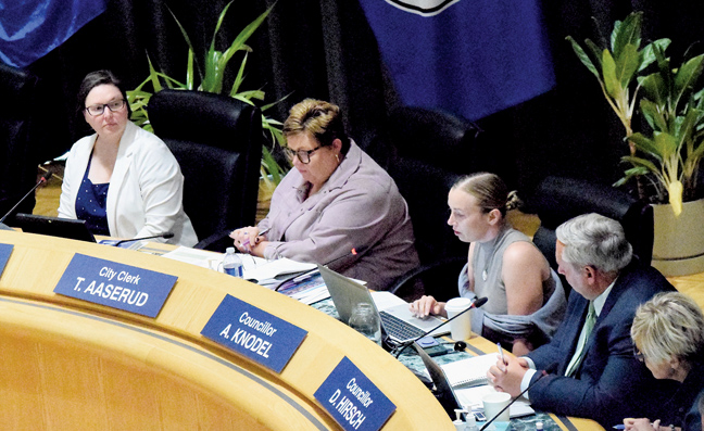 No decision, but debate on mayor's legal bills revs up - Medicine Hat ...